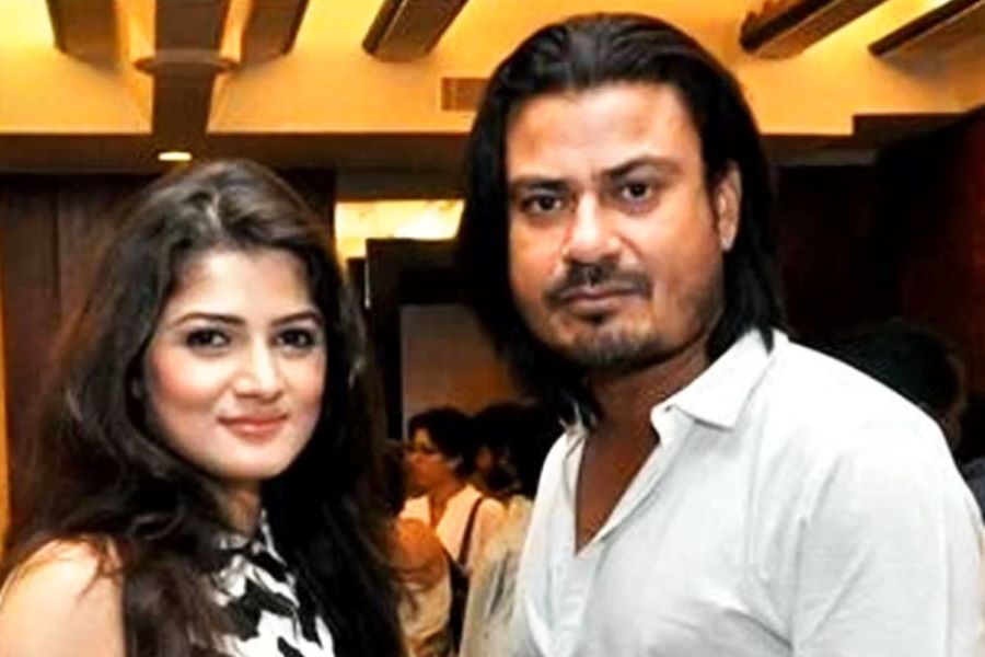 Srabanti Chatterjee Wiki, Age, Husband, Children, Family, Biography & More - BanglaBharati