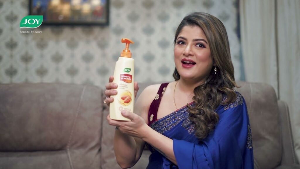 Srabanti Chatterjee Wiki, Age, Husband, Children, Family, Biography ...